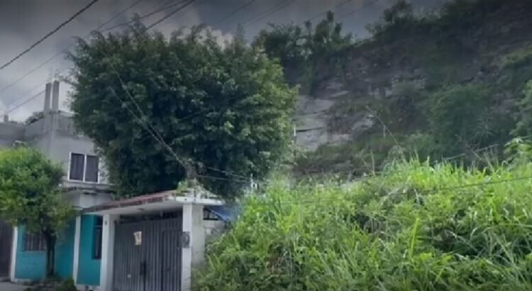 18 viviendas en riesgo de quedar sepultadas por derrumbe en Cuernavaca